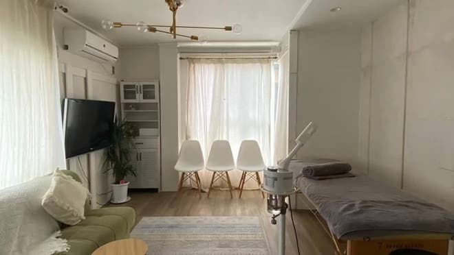 11月16日まで特別料金でご案内中!✨wi-fi完備でお洒落✨ワークスペースの他レイアウトを変えれば隠れ家サロンに!の写真6