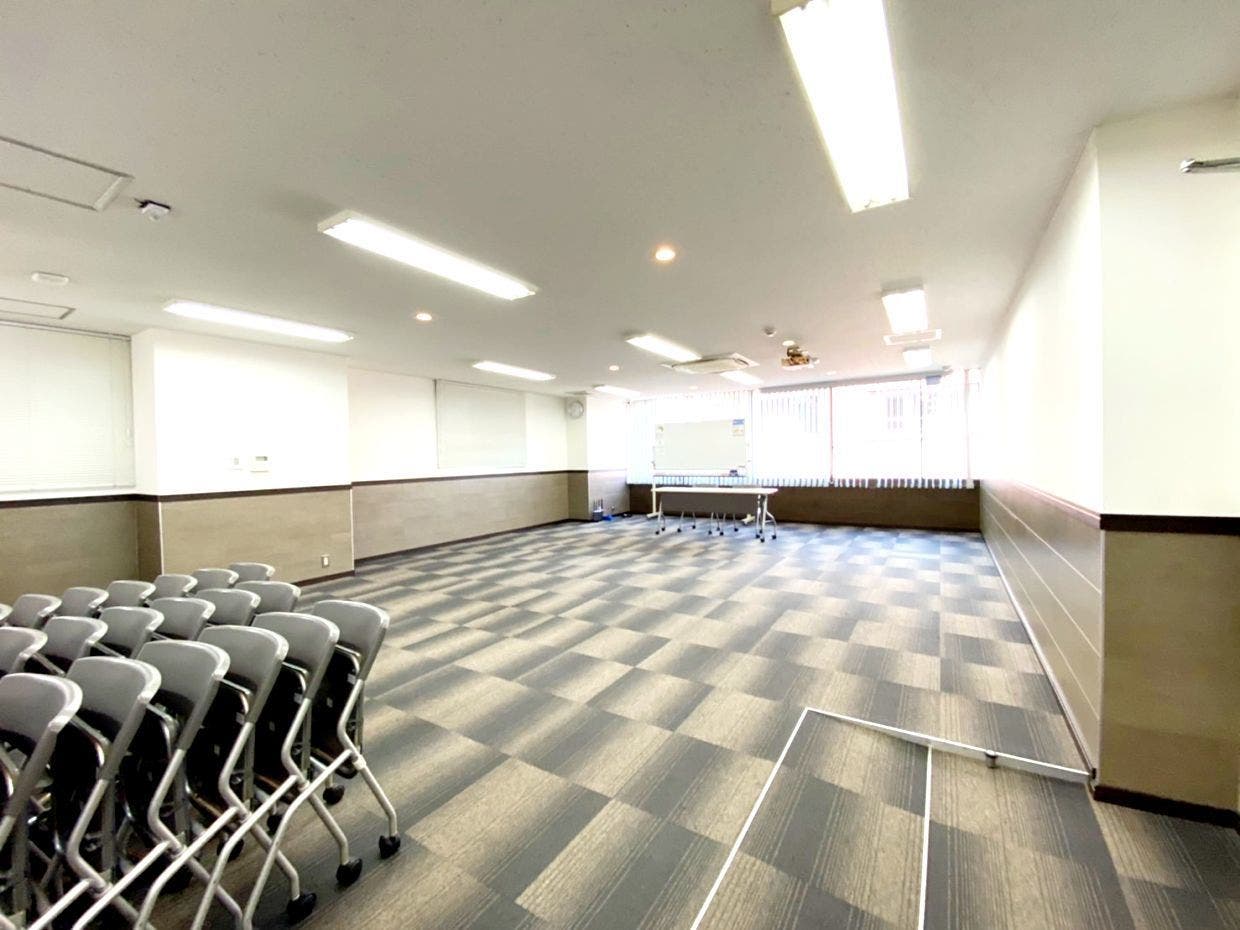 名古屋会議室 名古屋駅前 第2会議室【最大52名/名古屋駅すぐ/無料Wi-Fi/セルフ設営/10G回線】の写真1