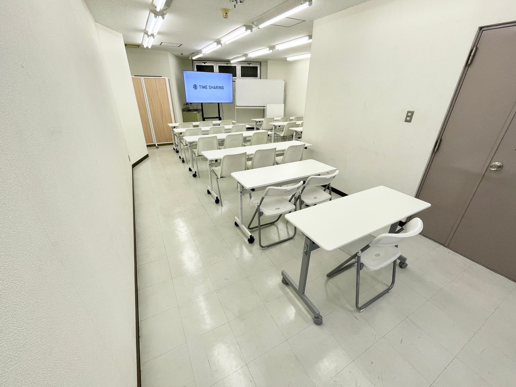 5A【神保町1分】21名着席の会議室！Wi-Fi無料！清掃で衛生面も安心♥便利な駅近の写真4