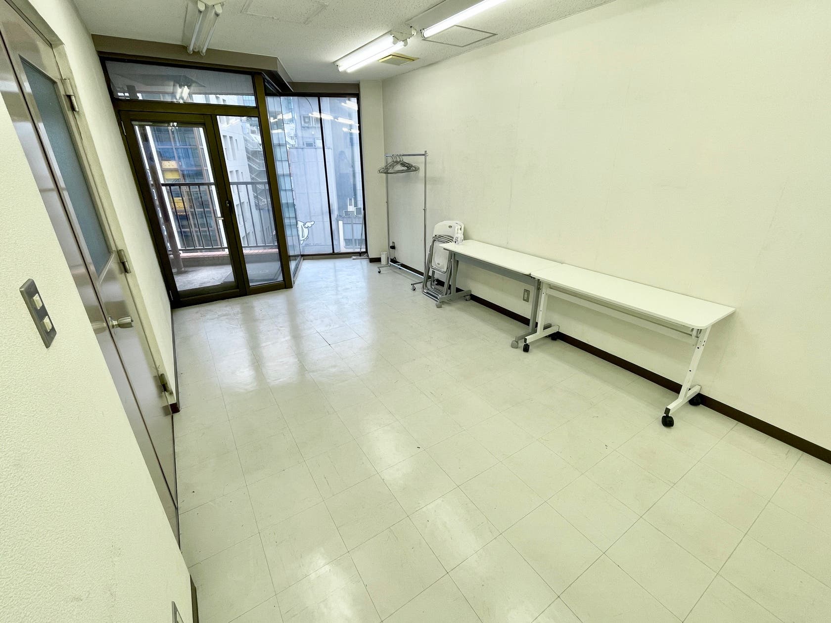 5A【神保町1分】21名着席の会議室！Wi-Fi無料！清掃で衛生面も安心♥便利な駅近の写真5