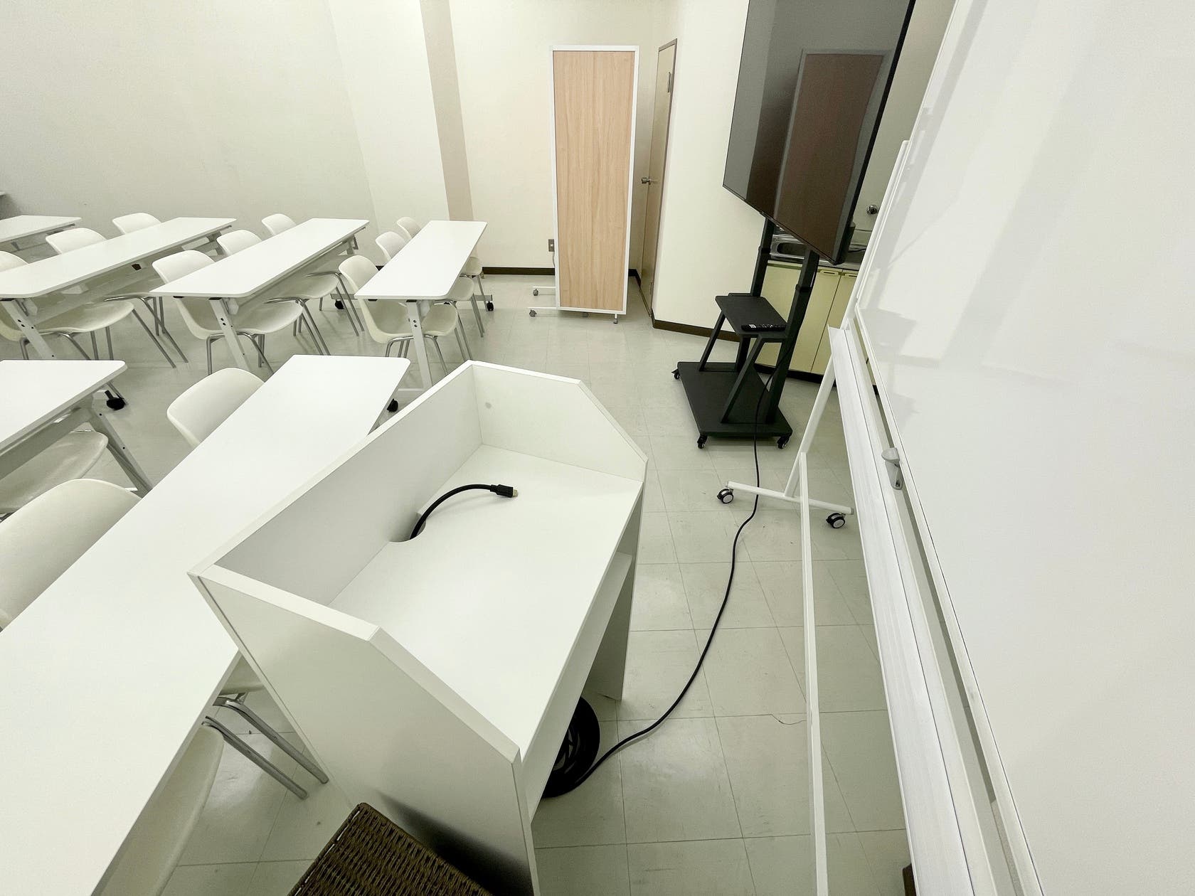 5A【神保町1分】21名着席の会議室！Wi-Fi無料！清掃で衛生面も安心♥便利な駅近の写真7