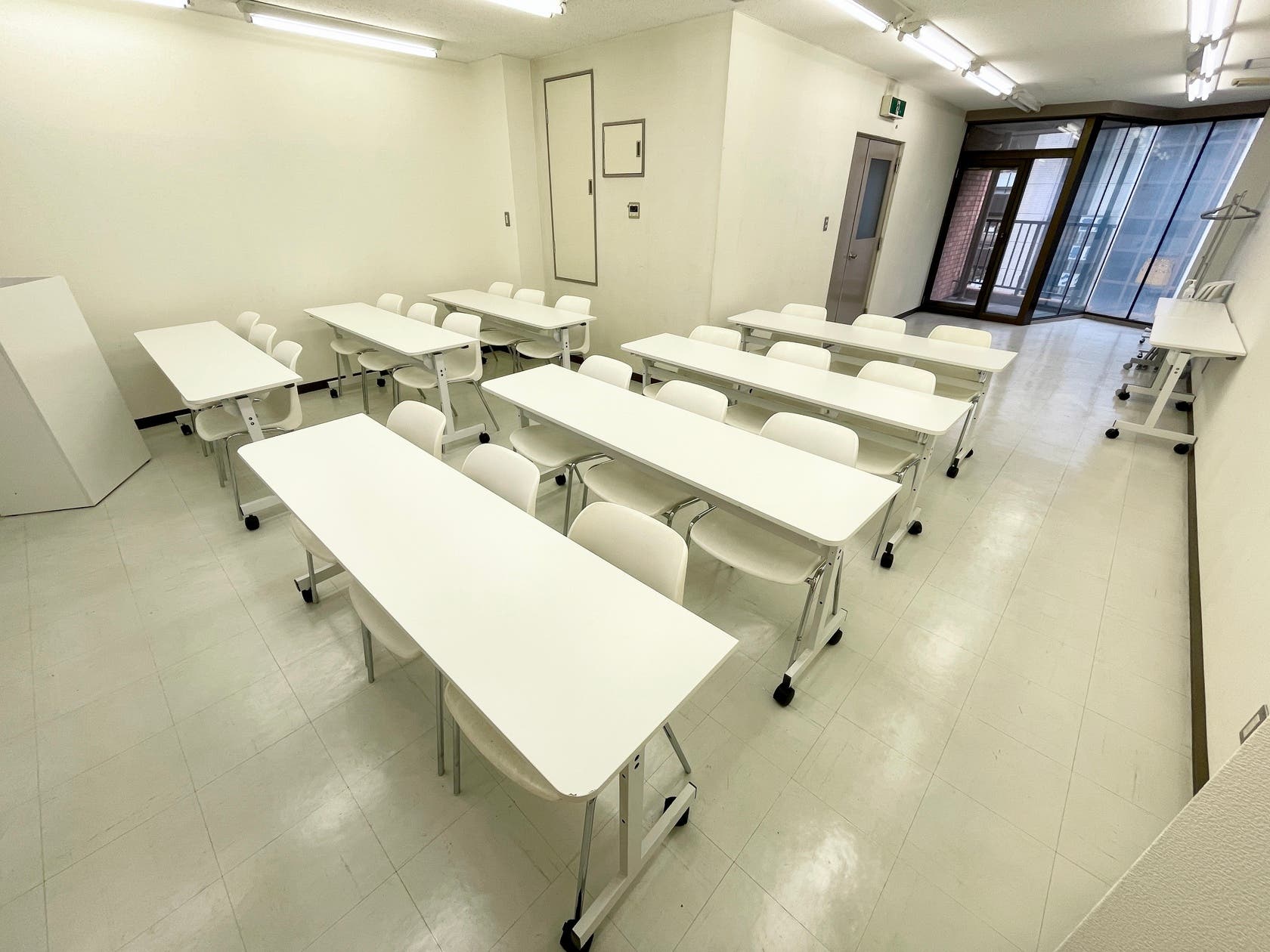 5A【神保町1分】21名着席の会議室！Wi-Fi無料！清掃で衛生面も安心♥便利な駅近の写真9