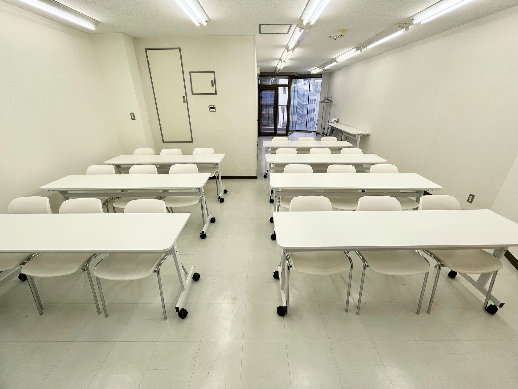 5A【神保町1分】21名着席の会議室！Wi-Fi無料！清掃で衛生面も安心♥便利な駅近の写真10