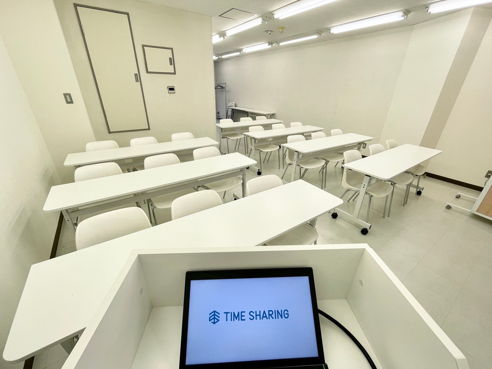 5A【神保町1分】21名着席の会議室！Wi-Fi無料！清掃で衛生面も安心♥便利な駅近の写真11