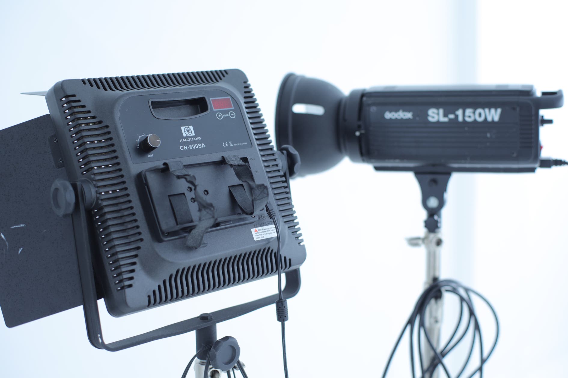 【トランバネーロ/ JR赤羽9分】2F、3F、屋上を全て貸切！真っ白な白ホリ風フロア/廃墟感たっぷりなコンクリフロアの写真8