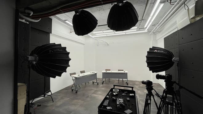 【機材付き】【待合室付き】飯田橋駅から徒歩5分の撮影スタジオ。eラーニング、配信など(防音施工済み)の写真2