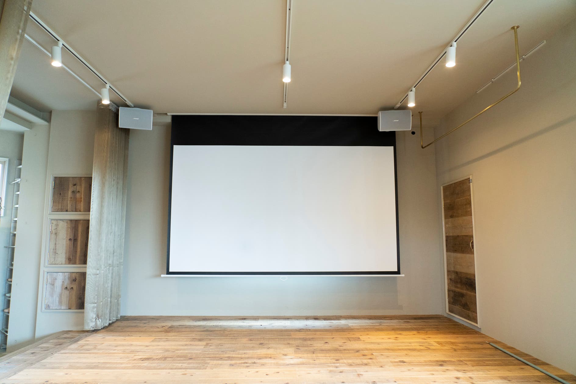 プロジェクター・スクリーンの画像1