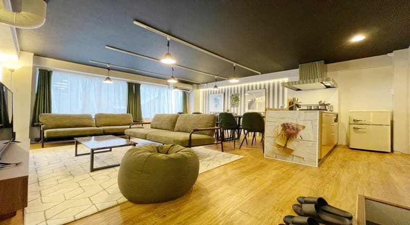 《LVB銀座東2》新富町徒歩40秒/最大14名/キッチン付会議室/パーティスペース/Wifi・人気ゲーム・Netflix利用可