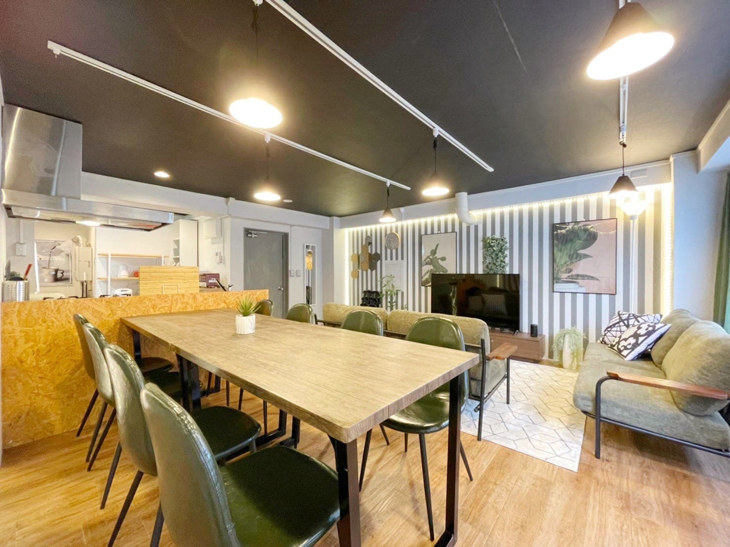 《LVB銀座東2》新富町徒歩40秒/最大14名/キッチン付会議室/パーティスペース/Wifi・人気ゲーム・Netflix利用可の写真5