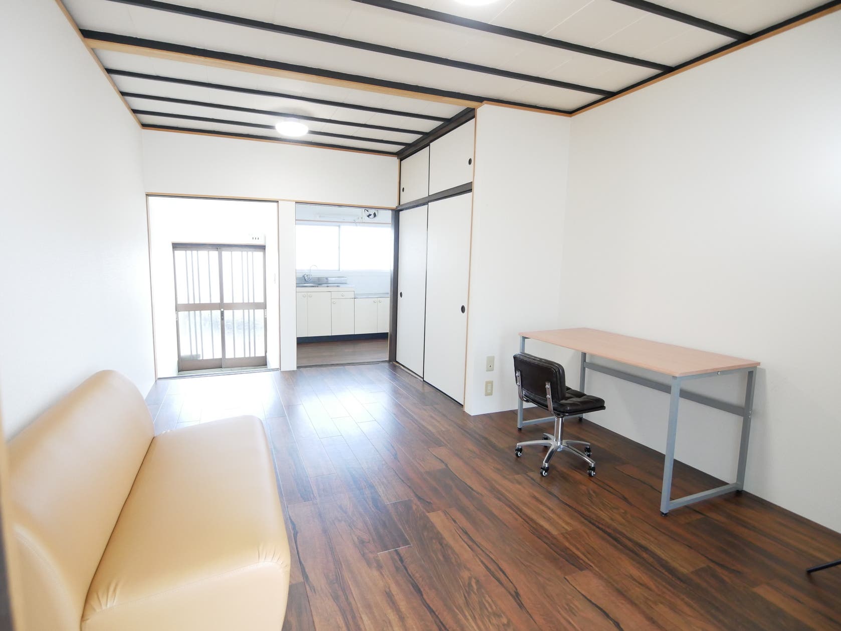 阪急京都線正雀駅徒歩5分 駅近１階 完全個室 wifi web会議・面接 家庭教師 サロン ボドゲ・マダミス 販売  撮影の写真5