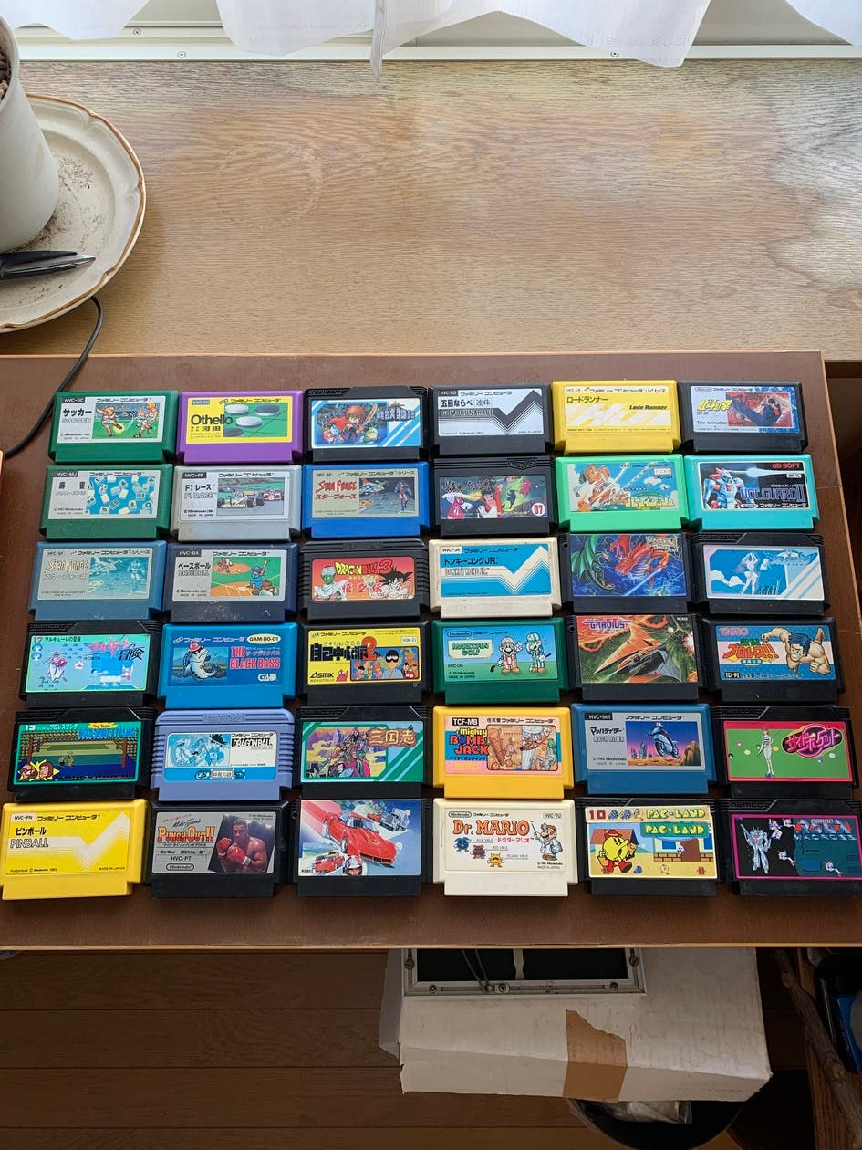 昔懐かしいレトロなファミコンゲームやり放題ルーム。ゲームカセット190個ご用意。友人と対戦ゲームもできます。の写真13