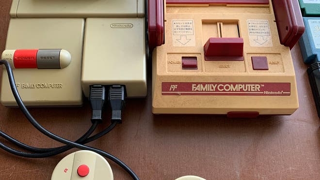 昔懐かしいレトロなファミコンゲームやり放題ルーム。ゲームカセット190個ご用意。友人と対戦ゲームもできます。の写真1