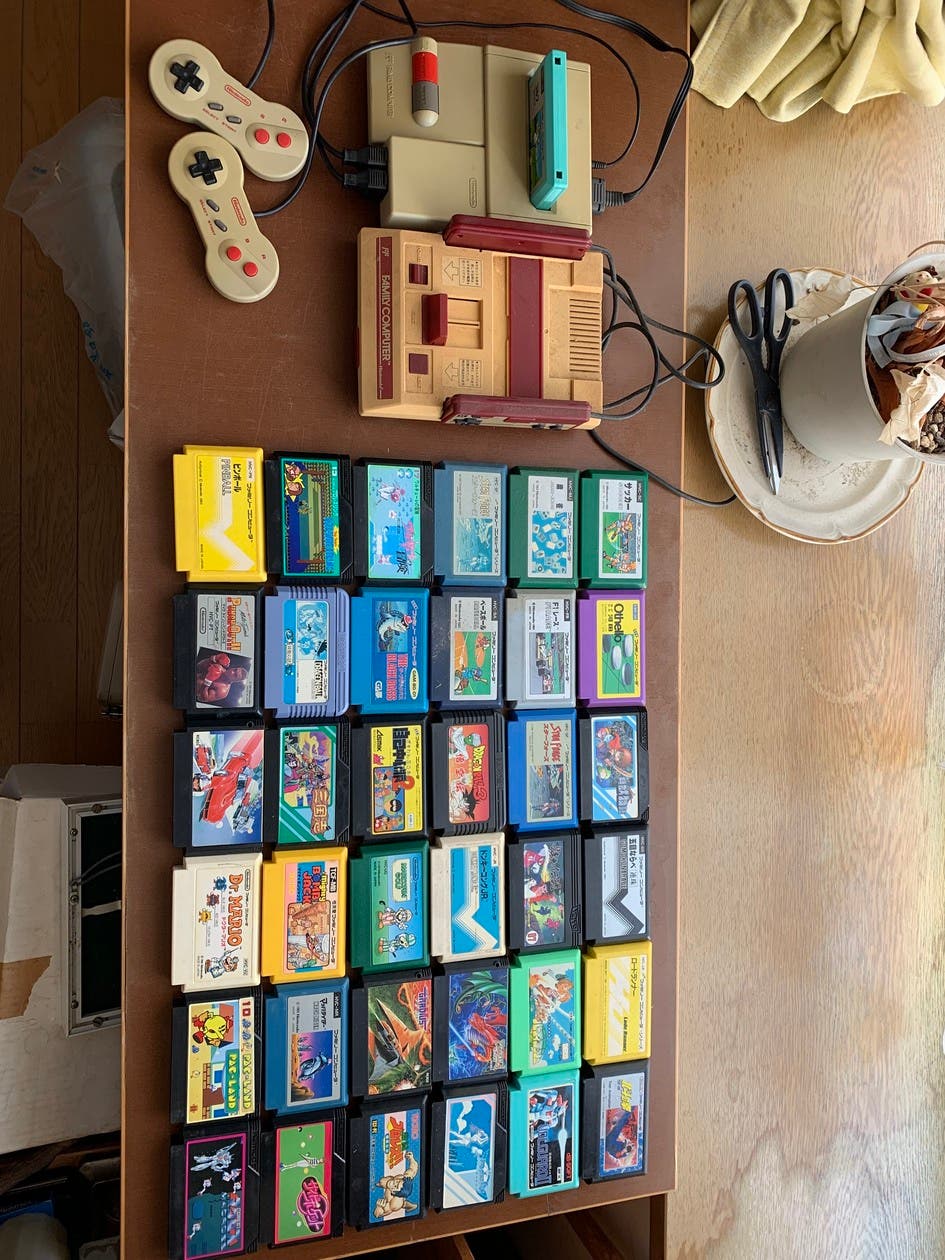 昔懐かしいレトロなファミコンゲームやり放題ルーム。ゲームカセット190個ご用意。友人と対戦ゲームもできます。の写真14