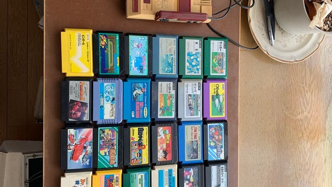 昔懐かしいレトロなファミコンゲームやり放題ルーム。ゲームカセット190個ご用意。友人と対戦ゲームもできます。の写真14