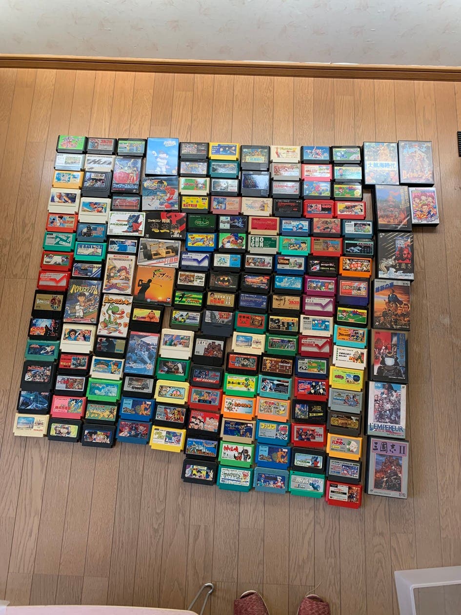 昔懐かしいレトロなファミコンゲームやり放題ルーム。ゲームカセット190個ご用意。友人と対戦ゲームもできます。の写真12