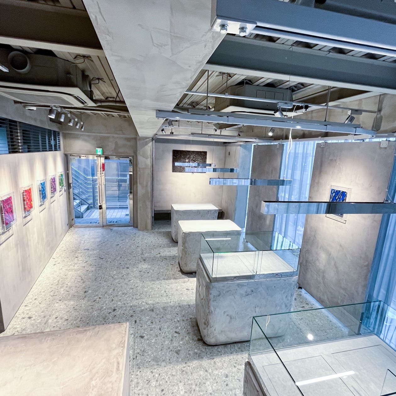 原宿キャットストリートに佇む2Fレンタルスペース。全面ガラス、釘打ちOK。賑わうロケーションで上質なイベントを。の写真8