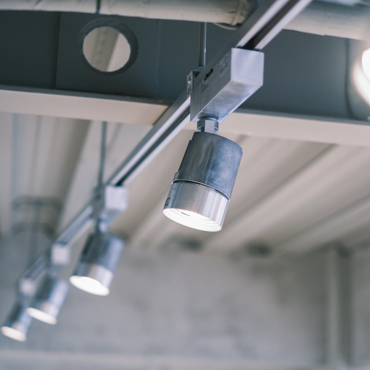 原宿キャットストリートに佇む2Fレンタルスペース。全面ガラス、釘打ちOK。賑わうロケーションで上質なイベントを。の写真13