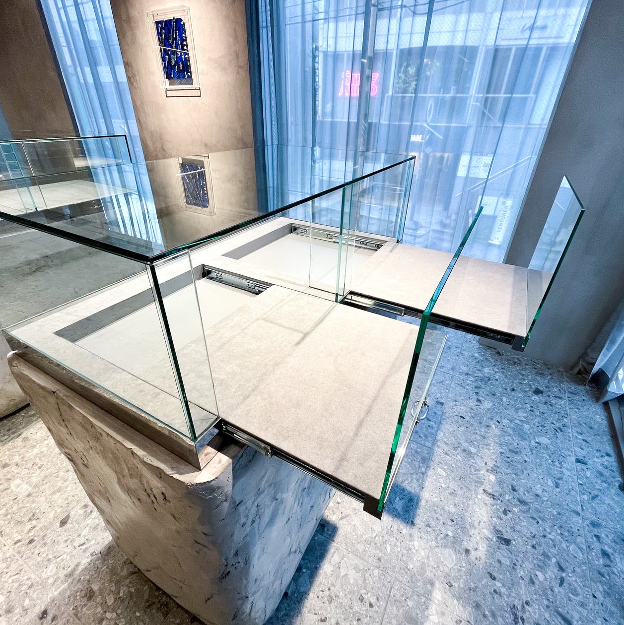 原宿キャットストリートに佇む2Fレンタルスペース。全面ガラス、釘打ちOK。賑わうロケーションで上質なイベントを。の写真16