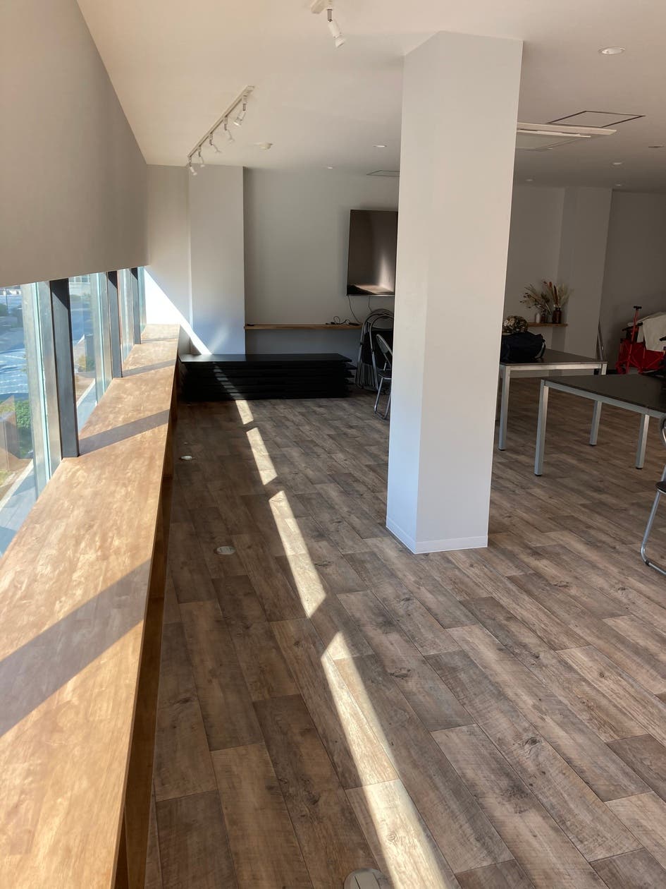 三原駅前のゆったり室内空間！の写真4