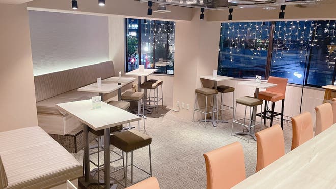 恵比寿駅2分eカラオケ、ミニステージあり、パーティー/イベント/会議などに人気のカフェスペース☆の写真1