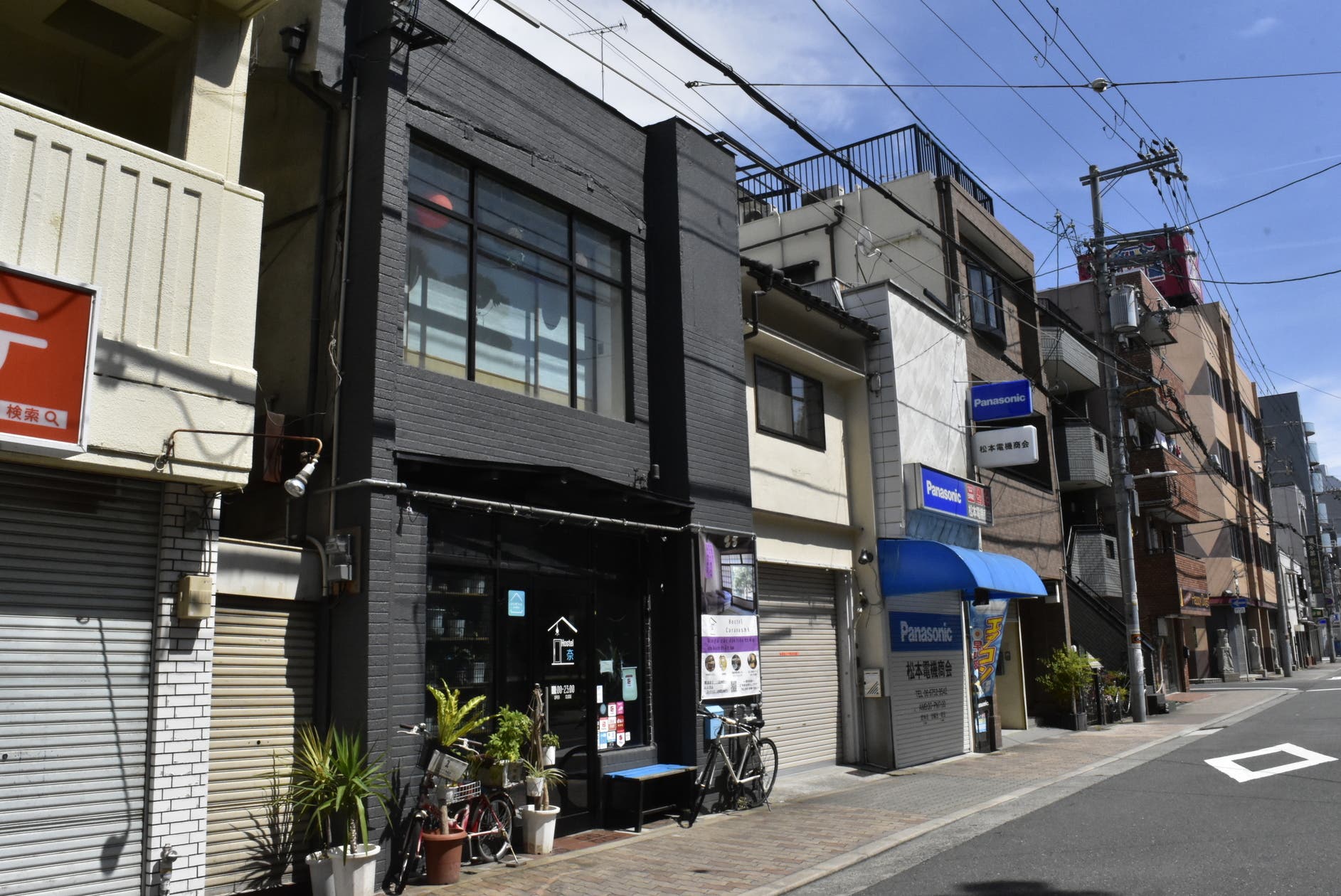 和風建築のお宿の一室でコスプレ撮影の写真7