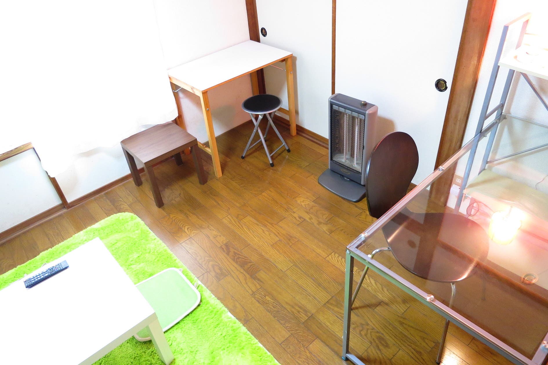 昔懐かしいレトロなファミコンゲームやり放題ルーム。ゲームカセット190個ご用意。友人と対戦ゲームもできます。の写真10