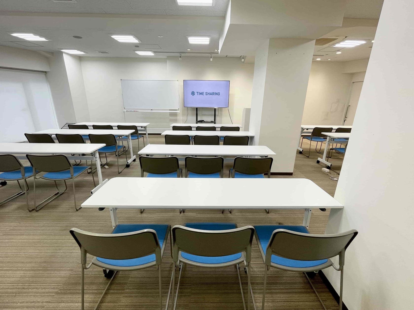 会議室【代々木駅1分】31名着席の会議室！備品全て無料！の写真6