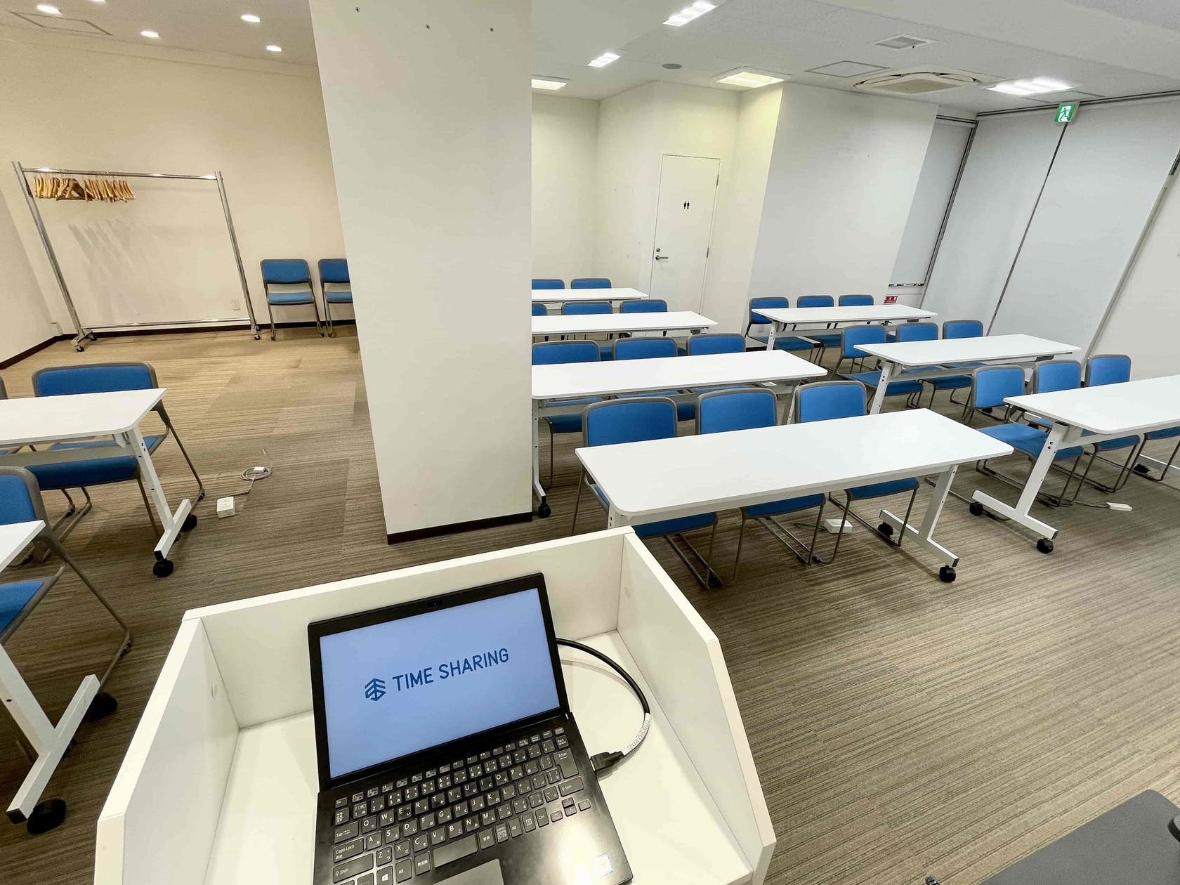 会議室【代々木駅1分】31名着席の会議室！備品全て無料！の写真8