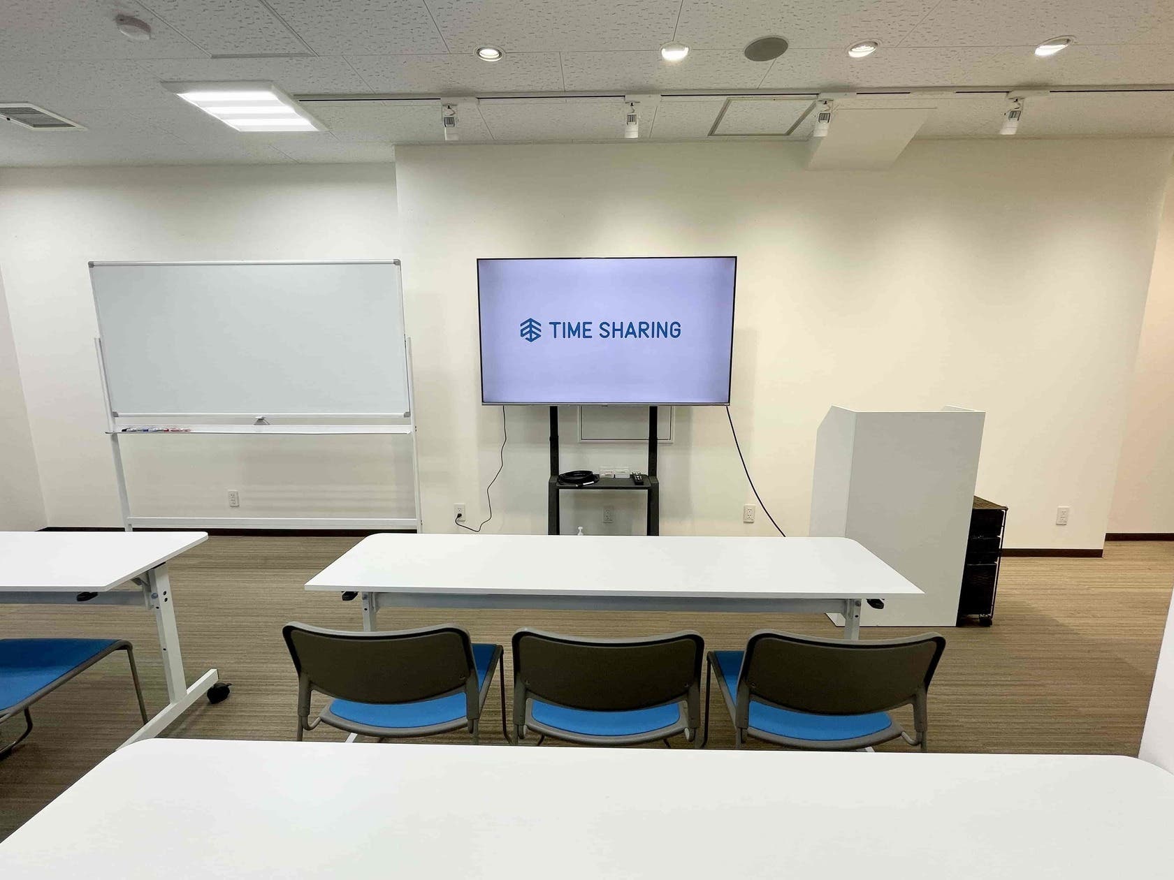 会議室【代々木駅1分】31名着席の会議室！備品全て無料！の写真11