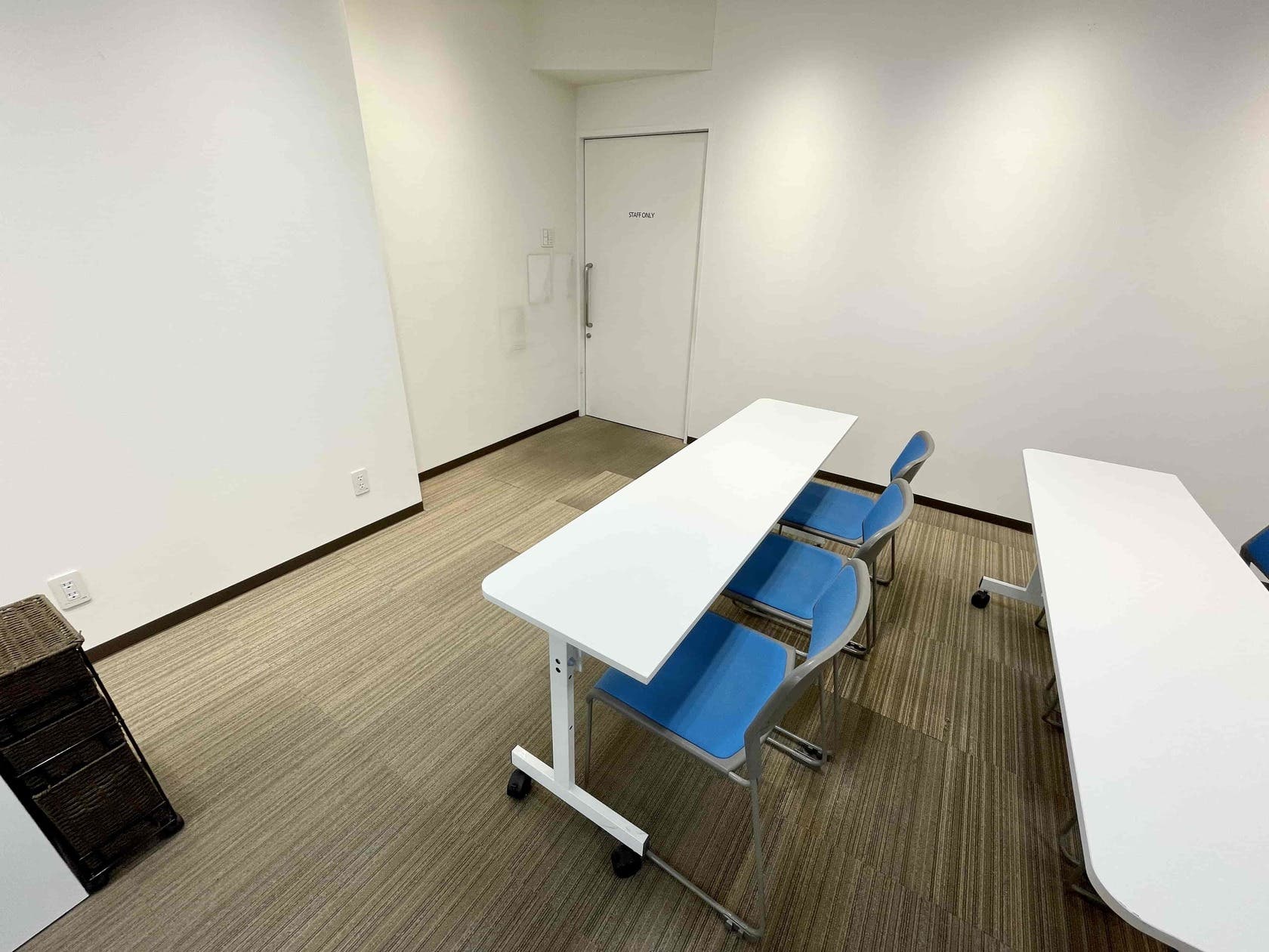 会議室【代々木駅1分】31名着席の会議室！備品全て無料！の写真15