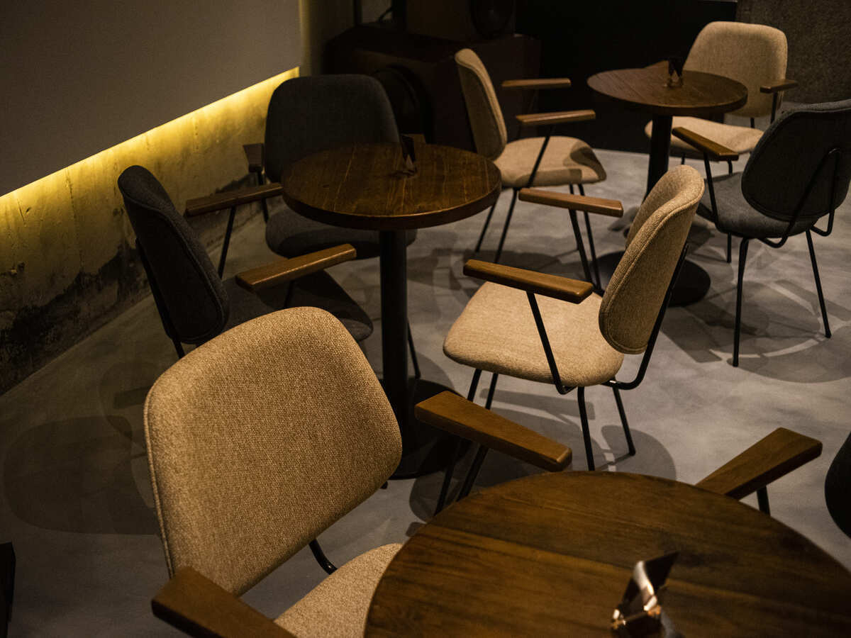 【音響設備・大型スクリーン完備！】60名まで収容可能のお洒落なSOUND BARの写真13