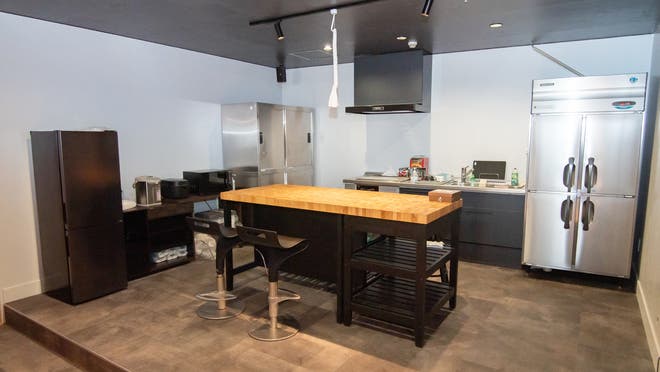 【キッチンスペース】福島駅から徒歩7分/カフェ風オープンスペース/Wi-Fi完備の写真1