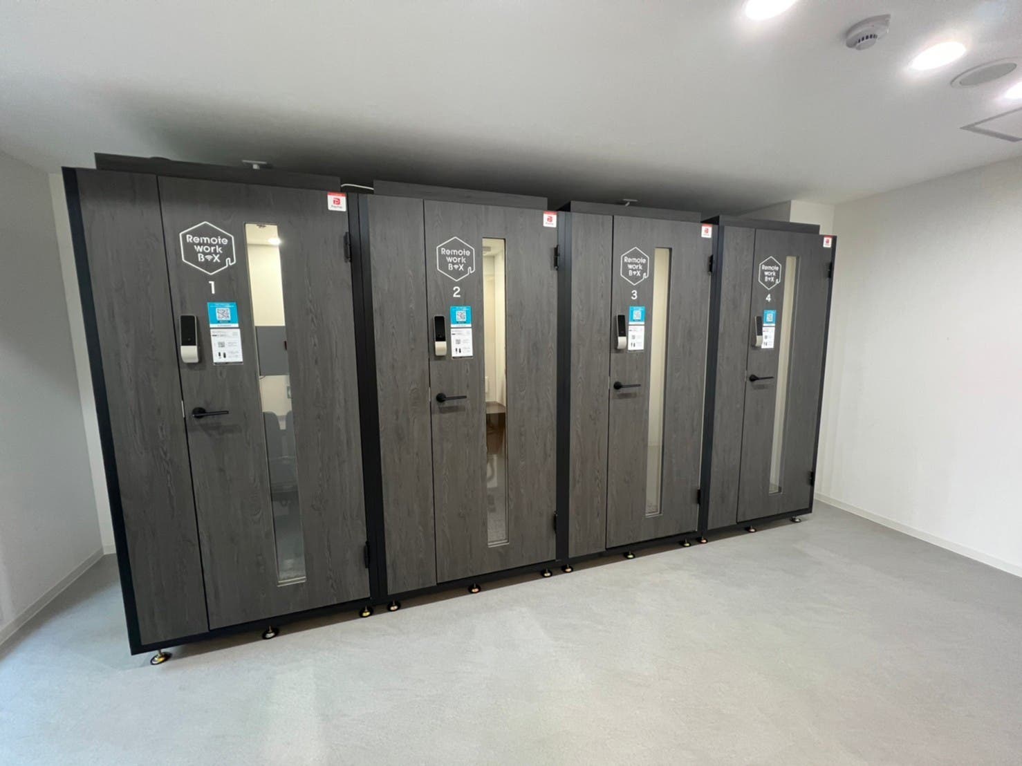 ＜RemoteworkBOX 西新宿Aビル店【No.2】＞完全個室⭐️Wi-Fi無料！/ 2時間以上の利用でお得！の写真3