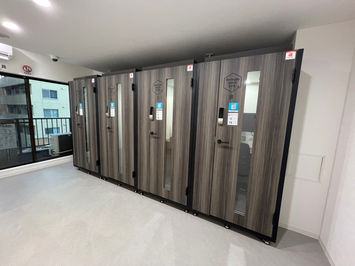 ＜RemoteworkBOX 西新宿Aビル店【No.8】＞完全個室⭐️Wi-Fi無料！/ 2時間以上の利用でお得！の写真3