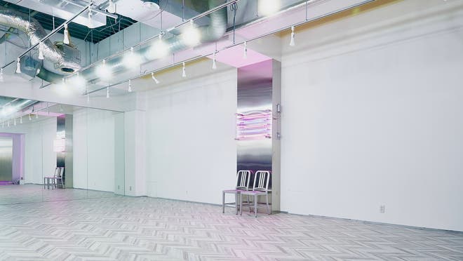 【中目黒駅90秒お洒落で映える大型スタジオ】大きな鏡/テレビ収録/動画撮影/ライブ配信/ダンス/講演/高音質/24時間可の写真1