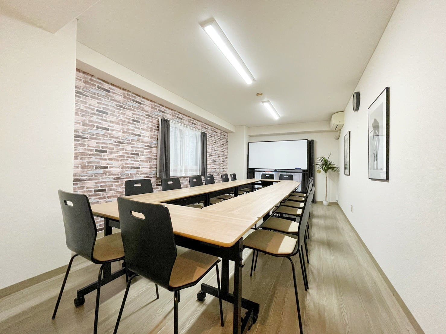【FRIENDS XV】池袋駅西口から徒歩４分！会議、撮影、ボードゲーム、テレワーク、ヨガ、整体、などで利用可能！光回線の写真3