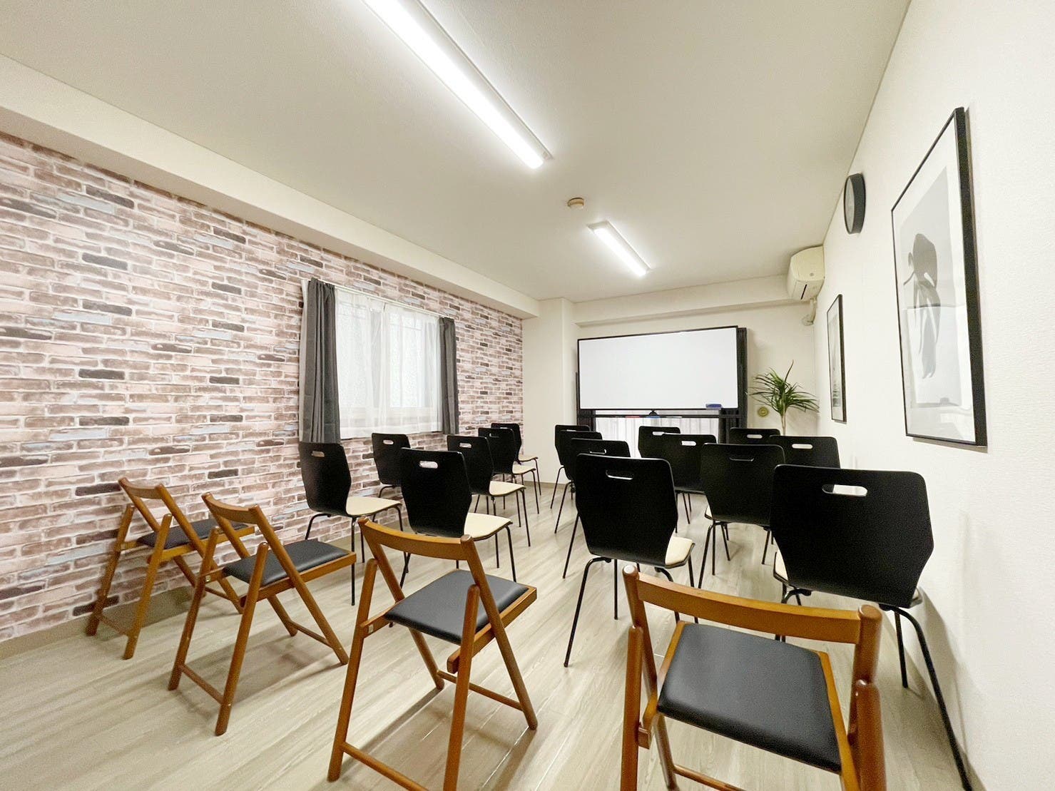 【FRIENDS XV】池袋駅西口から徒歩４分！会議、撮影、ボードゲーム、テレワーク、ヨガ、整体、などで利用可能！光回線の写真5