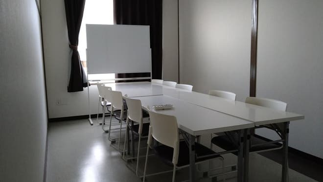 若松駅から徒歩5分、駐車場も完備の写真1