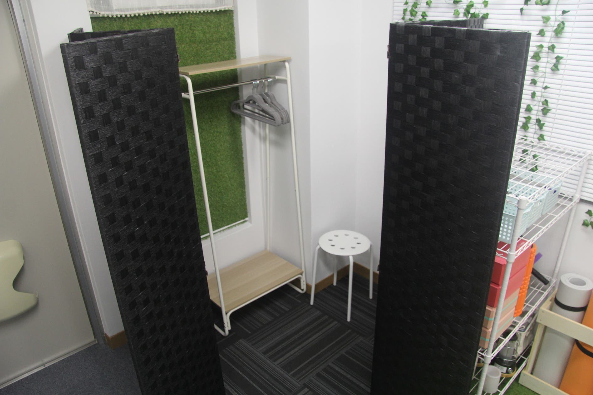 施術ベッド2台⁉️【市ヶ谷駅2分🔥】✨5名ダンスOK✨施術台あり✨備品充実✨高速光回線✨大型鏡✨【モエギ市ヶ谷】の写真13