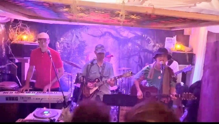 【今池駅徒歩４分】楽器演奏ができるステージ付のグランピング風スペース♪ミニライブ・練習スタジオ・パーティー・レンタルサロンの写真5