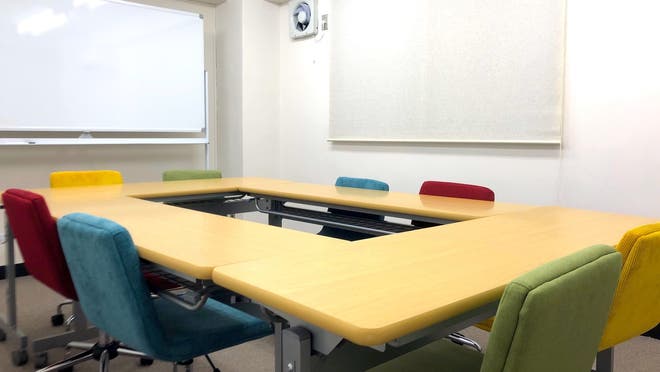 <神田ハコバナ>ホワイトボード/Wi-Fi📶モニター無料🖥物々交換用本棚あり📚会議/商談/打ち合わせ/自習/読書の写真2