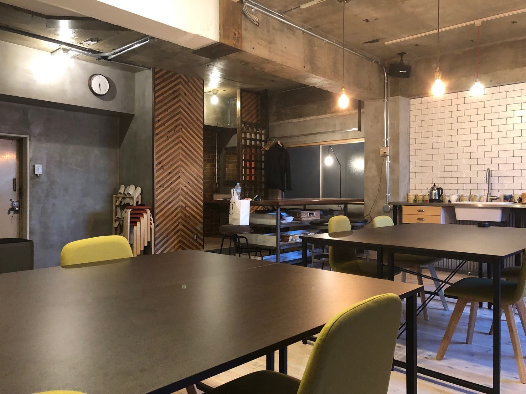 ＜浅草ハコバナ＞浅草駅2分🚃25名収容！Wi-Fi📶物々交換用本棚あり📚会議/商談/パーティー/懇親会の写真5