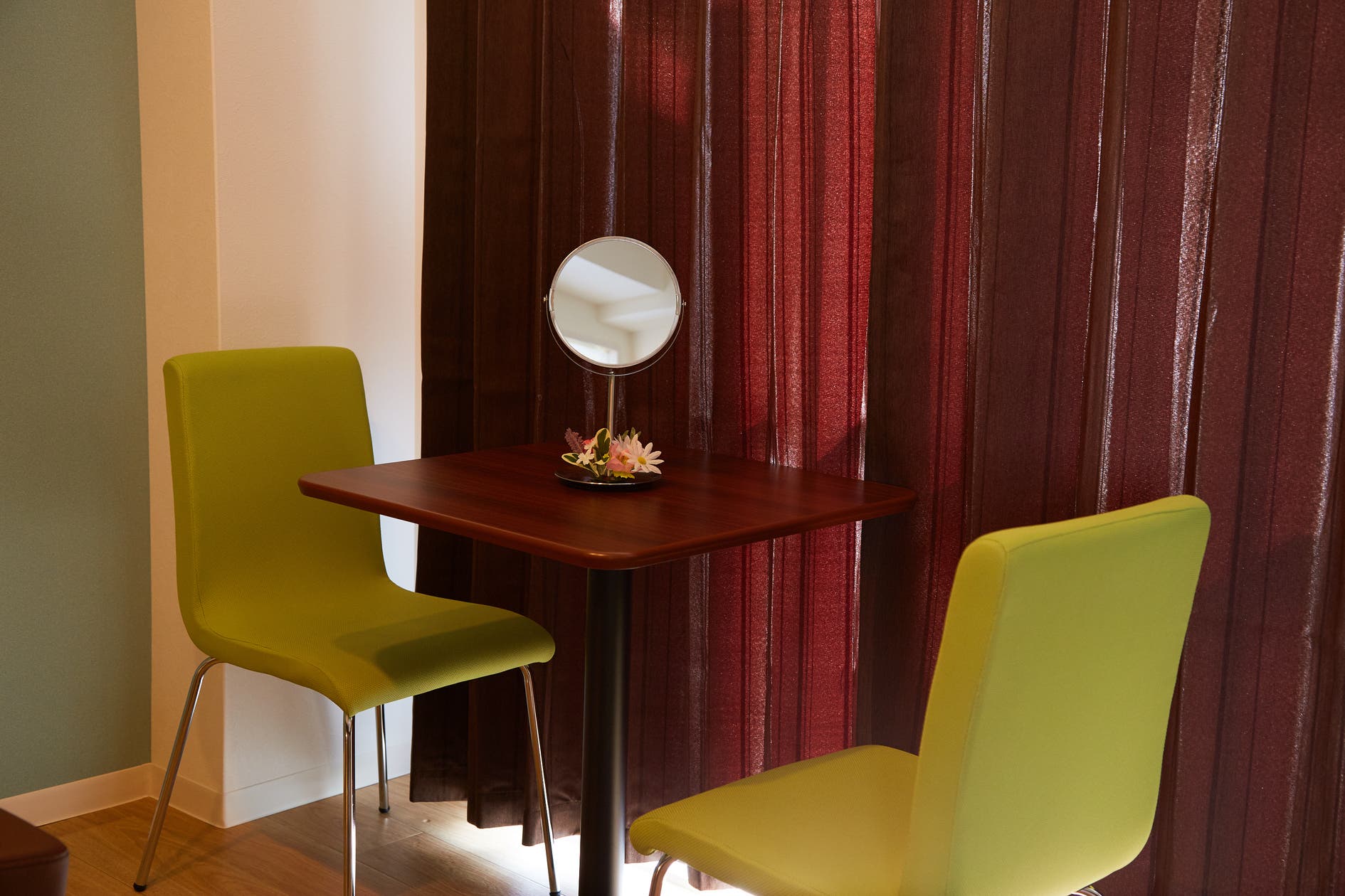 JR六甲道駅から徒歩5分のレンタルサロン Wifi・ホットキャビネット無料 マッサージ・各種エステに！の写真3