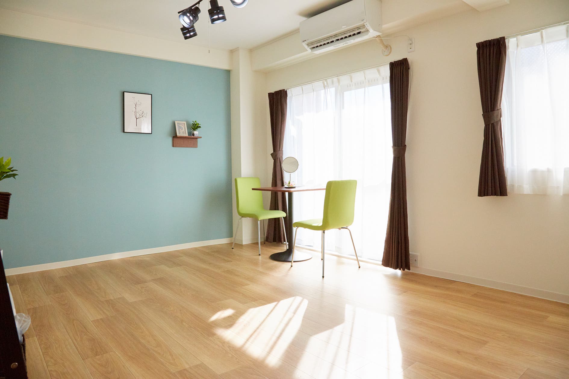 JR六甲道駅から徒歩5分のレンタルサロン Wifi・ホットキャビネット無料 マッサージ・各種エステに！の写真5