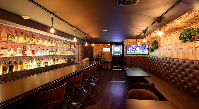 【新橋3分】バー貸切🥂ダーツ・カラオケ付き｜最大25名｜飲み会・撮影・推し活・交流会