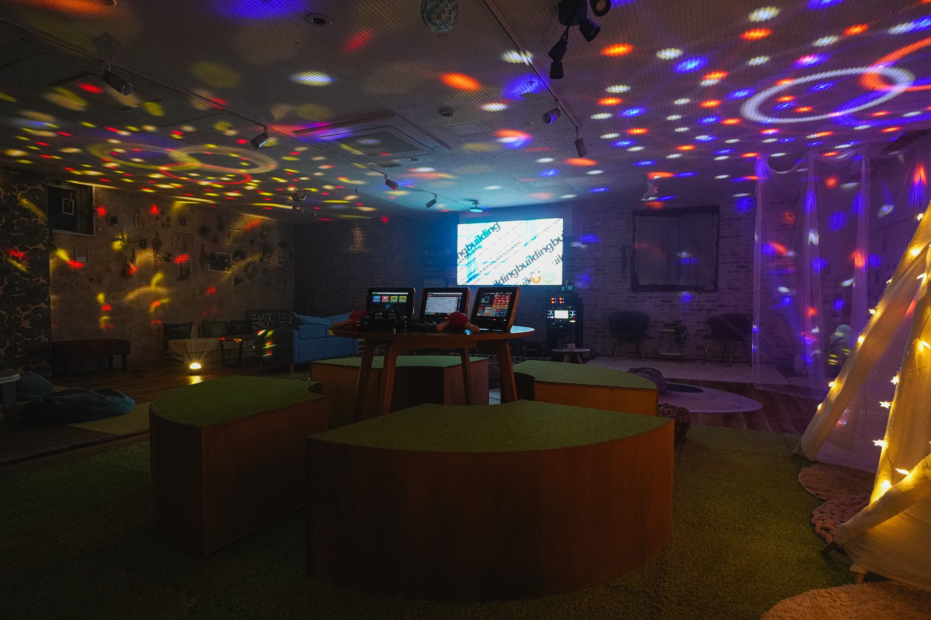 地域最大級の広さと圧倒的安さ！駅徒歩4分🚃75型TV📺カラオケ・各種ゲーム無料😲女子会・大人数パーティーに人気💓の写真10