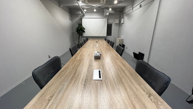 【1時間1,760円!】白金高輪駅から徒歩5分フリードリンク付き完全個室型10名会議室の写真2