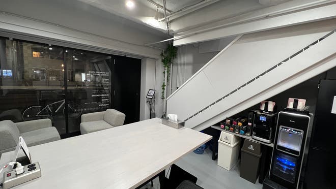 【1時間1,760円!】白金高輪駅から徒歩5分フリードリンク付き完全個室型10名会議室の写真4