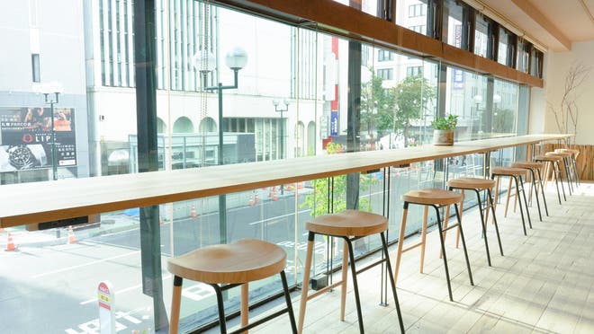 【コワーキング席】自然光と木の温かみのあるスペースで作業(一名用)の写真2