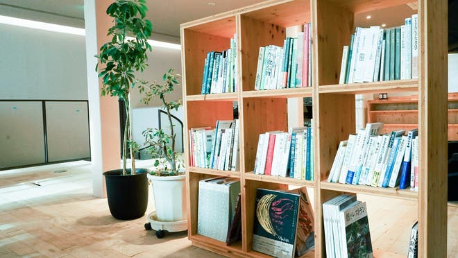 【コワーキング席】自然光と木の温かみのあるスペースで作業(一名用)の写真11